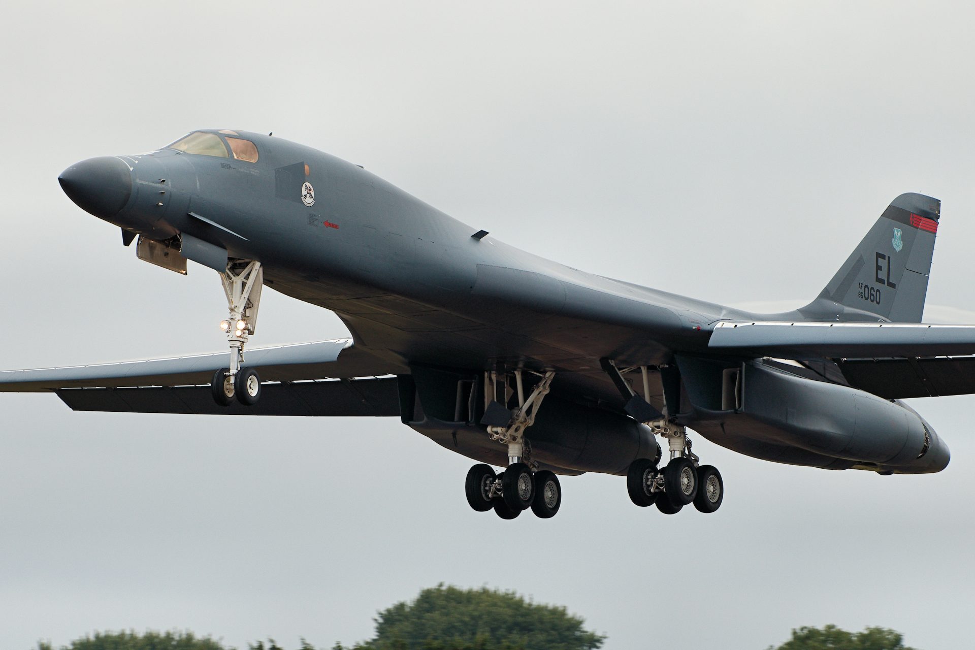 B-1B Lancer bomber tested for carrying hypersonic cruise missiles on ...